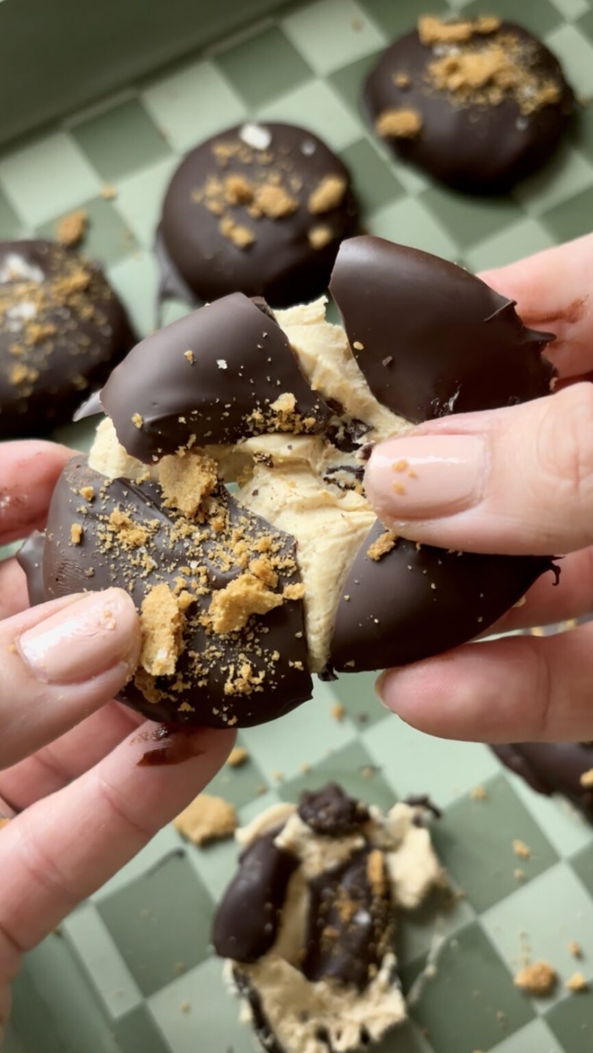 Gingerbread Moose Paws - thehomechefmomma.com