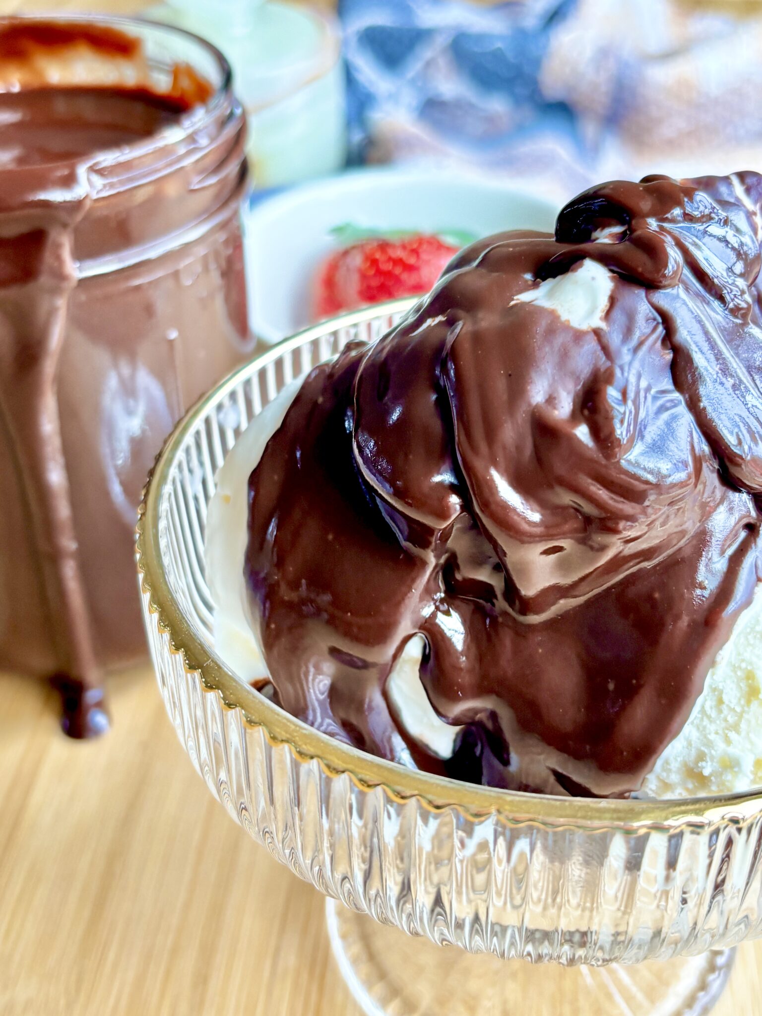 Homemade Dark Chocolate Hot Fudge - thehomechefmomma.com